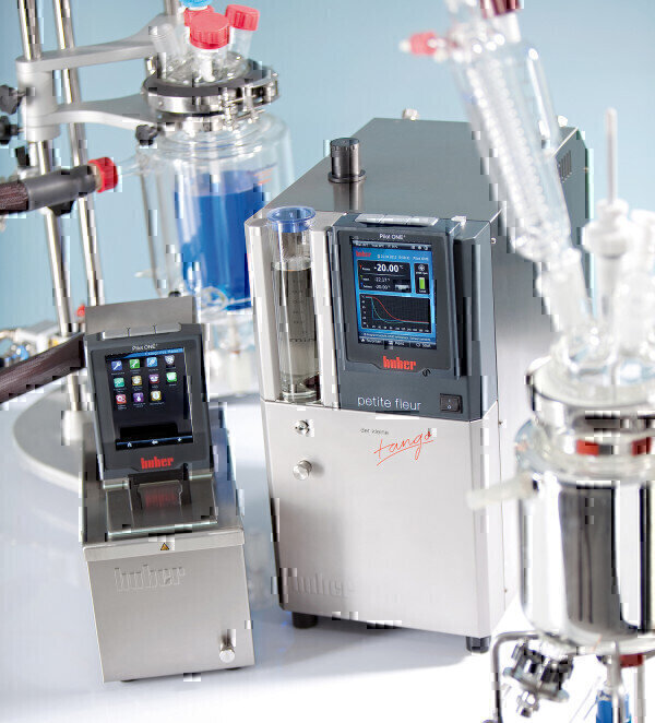 Pilot ONE® Multitouch Controller: Temperature control made easy Labmate ...